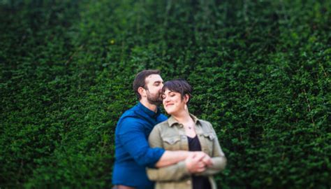 Sam Amanda Philadelphia Art Museum Waterworks Engagement Photos Photography By Brea