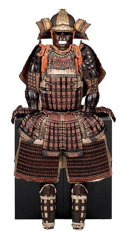 华丽的日本古代武士盔甲来自收藏家 Ann 和 Gabriel Barbier Mueller 以及策展人 Robert T Singer