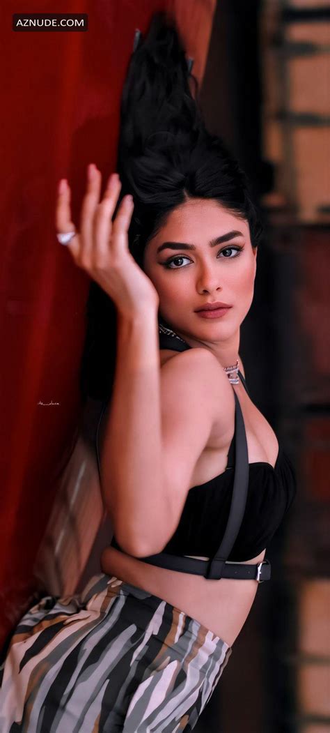 Mrunal Thakur Hot Body Naked Bowling Battle AZNude
