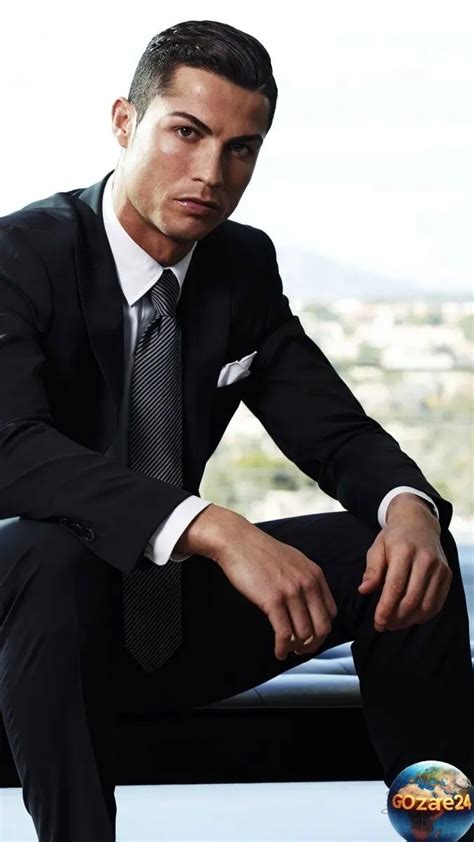 جشن تولد لاکچری پسر رونالدو با کیک 4 طبقه و تم فوتبالی عکس و جزئیات