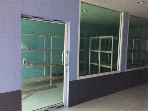 รับออกแบบและติดตั้ง งานกระจก อลูมิเนียม ประตูบานเลื่อน ประตูบานสวิง ประตูบานเปิด หน้าต่างบาน