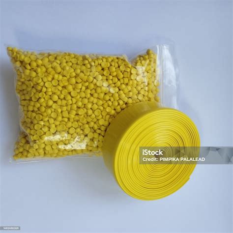 플라스틱 사출 성형 샘플 롤 착색 플라스틱 재료 마스터 배치 사출 산업용 플라스틱 원료 금형 사출 산업 배경용 안료 0명에 대한 스톡 사진 및 기타 이미지 Istock