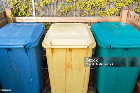 이탈리아의 해변에 폐기물 분리 탱크의 3 종류 유해 폐기물 마른 쓰레기 폐기물 젖은 쉬운 관리를 위한 별도의 환경 관리 구성