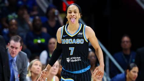 Chennedy Carter Returns To The Wnba With Las Vegas Aces After Stints In