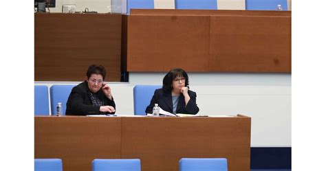 Желязков уволни Людмила Петкова като зам министър на финансите