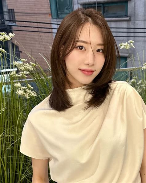 강남미용실 더차강남 최영실장 헤어컨설팅 단발중단발레이어드컷 On Instagram 고급스러운 분위기의 중단발 🤍 캐쥬얼한느낌보단 페미닌하고 고급스러운분위기를