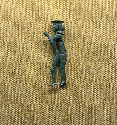 සූ ගේ ලෝකය සිංහලයා නිර්මාණශීලී සහ චිත්තරූප මවාගැනීමේ Facebook