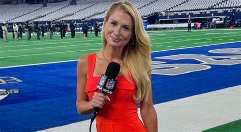 Nfl Network Reporter Jane Slater Breaks Hearts Going Officially