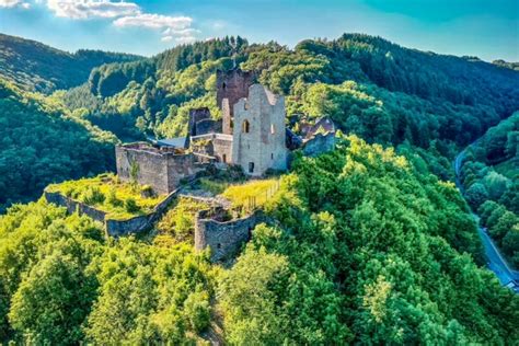 នារីសញ្ជាតិខ្មែរម្នាក់ បានក្លាយជាម្ចាស់ប្រាសាទមួយ មានអាយុកាលប្រហែលប្រាសាទអង្គរវត្ត Khmerload