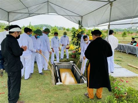 Phong T C Tang Ma C A Ng I Vi T Trang Nghi M V Y Nh T