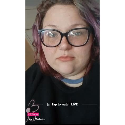 She Is Eating Hot Cheetos And Look Who Is There In Her Live Using A Greenscreen At Times So