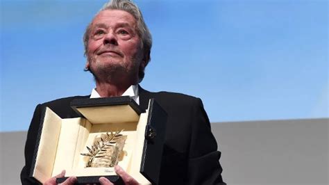 Жена държи Ален Делон като заложник Децата му подадоха жалба в съда Звезди Woman Bg