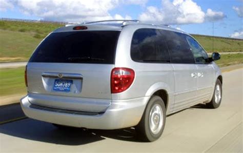 2001 Chrysler Town And Country Pictures 19 Photos Edmunds