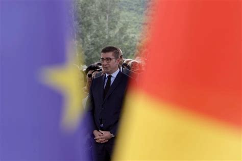 Тоа е како кога глушецот го задева лавот вели Мицкоски за изјавата на бугарскиот министер Георгиев