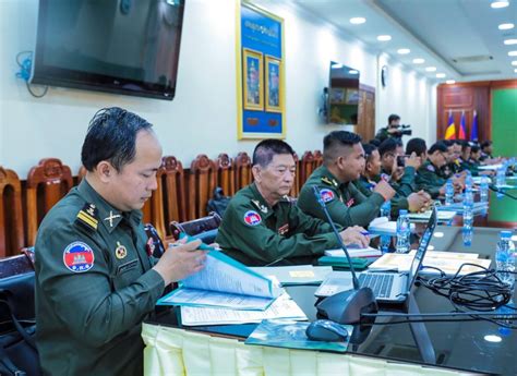 ឧត្តមសេនីយ៍ឯក សួន ខាំឡ ៖ ការគ្រប់គ្រង និងចាត់ចែងគ្រឿងបំពាក់
