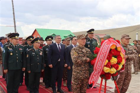 ГУРВАН БААТАРЫН ХӨШӨӨНД ЦЭЦЭГ ӨРГӨЖ ХҮНДЭТГЭЛ ҮЗҮҮЛЛЭЭ Батлан хамгаалах хууль тогтоомжийг орон