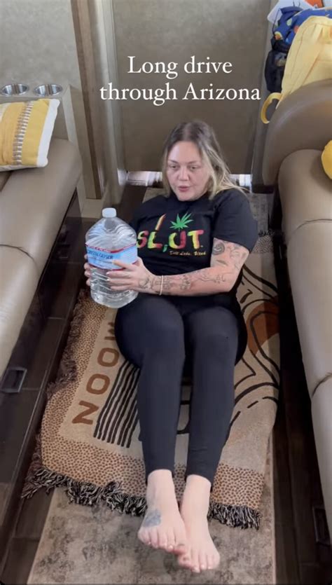 Elle King Feet