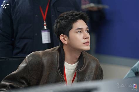 최근 드라마에서 마약 수사대 형사 역할 맡고 있는 배우  인스티즈 Instiz 이슈 카테고리