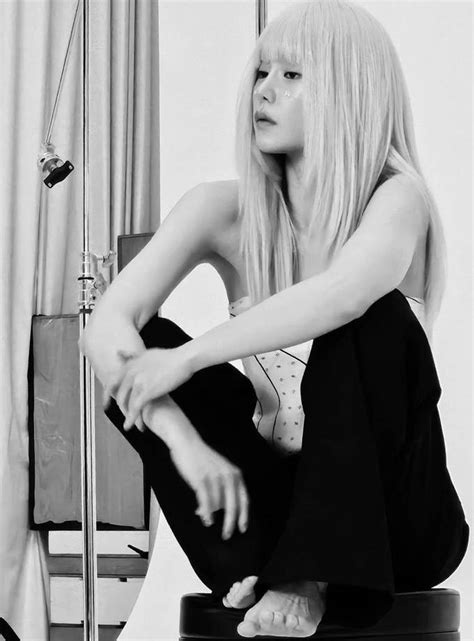 패션엔 임지연 ‘금발 Vs 흑발 헤어만 바꼈을 뿐 완전 딴 매력 극과 극 페미닌룩