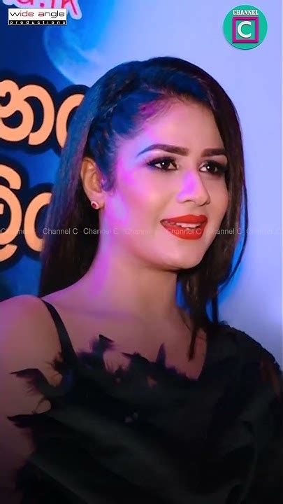 😍 හැමෝම කතා කරපු සුදුම සුදු මහේශිගෙ කළු පාට සාරි විලාසිතාව Maheshi Madushanka Shorts Viral