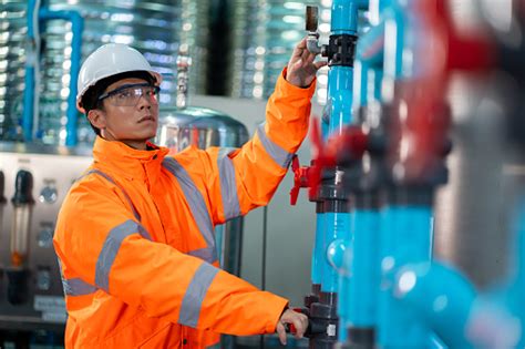 아시아 기술자 엔지니어 유지 보수 식수 파이프 및 압력 탱크 하수 처리장에 대한 스톡 사진 및 기타 이미지 하수 처리장 엔지니어 하수 Istock