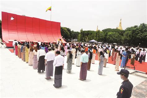 နိုင်ငံတော်စီမံအုပ်ချုပ်ရေးကောင်စီအဖွဲ့ဝင် ဒုတိယဝန်ကြီးချုပ်နှင့် ပြည်ထောင်စုဝန်ကြီး ဗိုလ်ချုပ်က