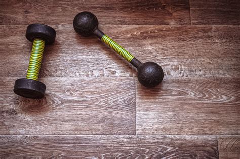 피트 니스와 건강 한 라이프 스타일 체육관에서 클래스에 대 한 아령 0명에 대한 스톡 사진 및 기타 이미지 0명 건강한 생활방식 검은색 Istock