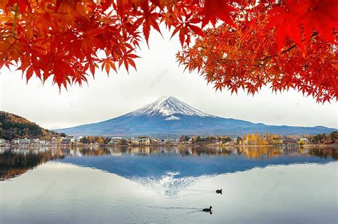 Kawaguchiko Lake Japan An Idyllic Autumn Scene With The Majestic Fuji