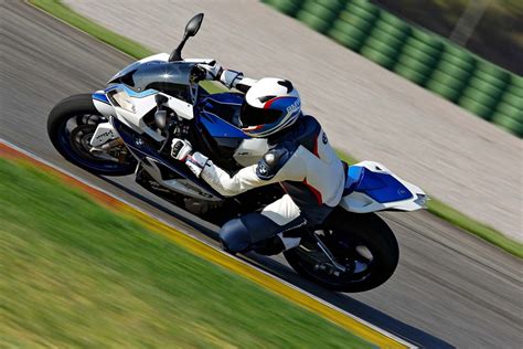 BMW HP4 Becomes Available on December 1st - autoevolution