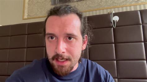 წყლის ჭავლზე მოცეკვავე გოგონას და სოფია კენჭიაშვილი გიორგი კეკელიძეს ბრალს დებს ნუდების