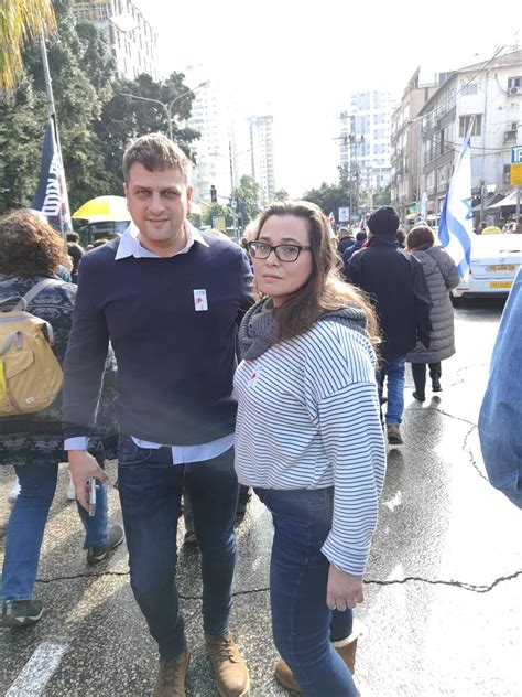 אלפים בצעדה ברחובות תמונות וסרטונים מצעדת 100 הימים של תושבי רחובות לציון 100 ימי לחימה ושהותם