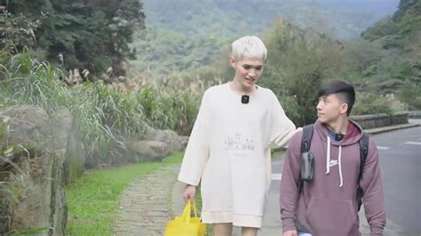 新聞 鍾明軒又交男友！與直男甜蜜約會「濕身互動」 直言不諱：好愛喔 Fw板 Disp Bbs