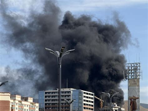 Барилгын нэг давхарт шалны материал шатаж байсан галын тархалтыг зогсоож бүрэн унтраахаар