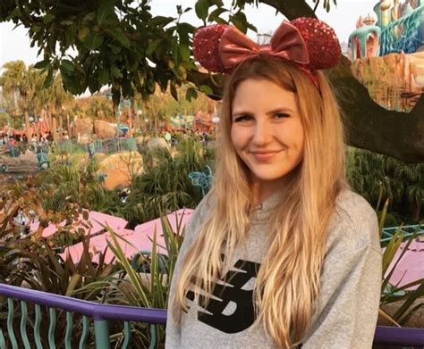 Tarryn 33 Looking In Malvern East Hawthorn Cam Au