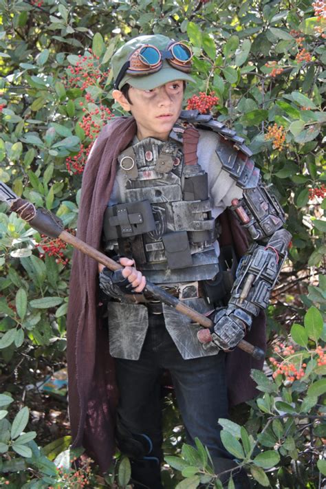 Post Apocalyptic Survivor Halloween Costume Contest