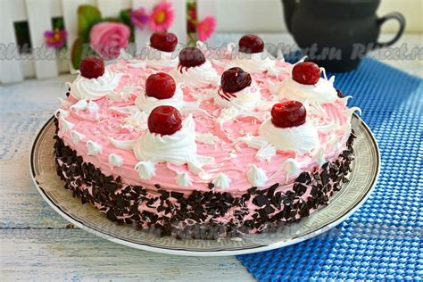 Бисквитный торт с вишней и сметанным кремом 15 фото в рецепте