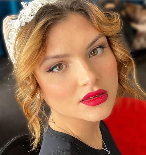 Magical Makeovers Wedding Hair And Makeup Easy Weddings