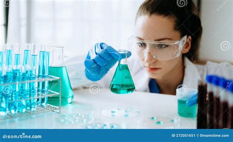 Female Scientist Researcher Conducting An Experiment In A Laboratory Stock Image Image Of