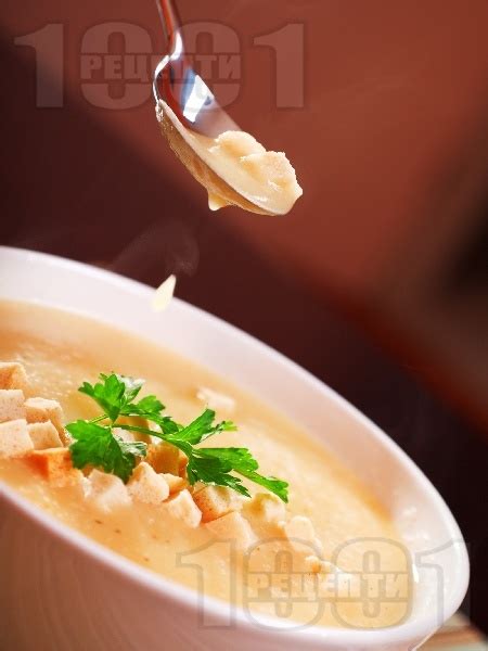 Крем супа с картофи и крутони с къри без мляко