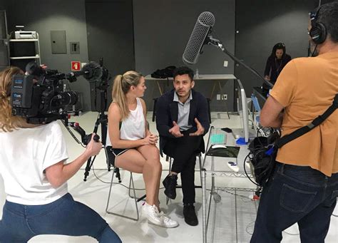 S Rie Na Bbc Mostra Bastidores Do Miss Bumbum Em Sex Knifes And