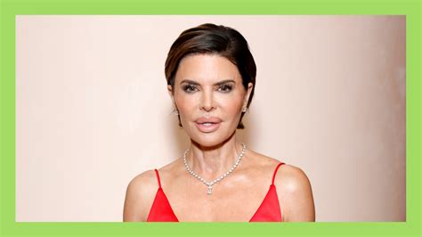 Get Mistletoe Ready With Lisa Rinnas Go To Lip Colors For The Holidays