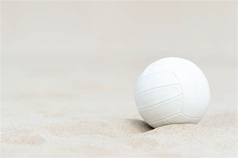 모래사장에서 하얀 비치 발리볼 팀 스포츠 개념입니다 수평 스포츠 테마 포스터 인사말 카드 헤더 웹 사이트 및 앱 비치 발리볼에 대한 스톡 사진 및 기타 이미지 Istock
