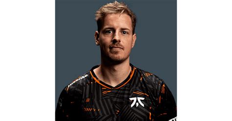 Roej Cs2 Settings Crosshair Sensitivity And Config 2023 Launch Options Video Mouse And Hardware