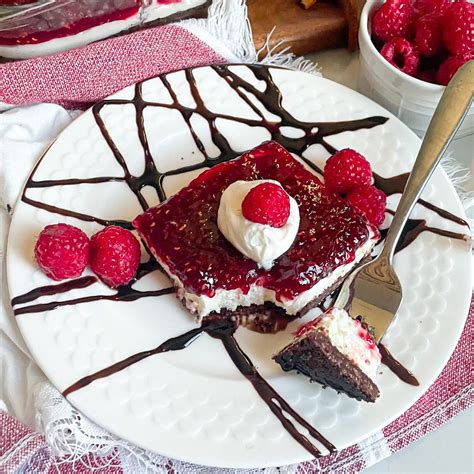 Best Chocolate Raspberry Cheesecake Bars Recipe