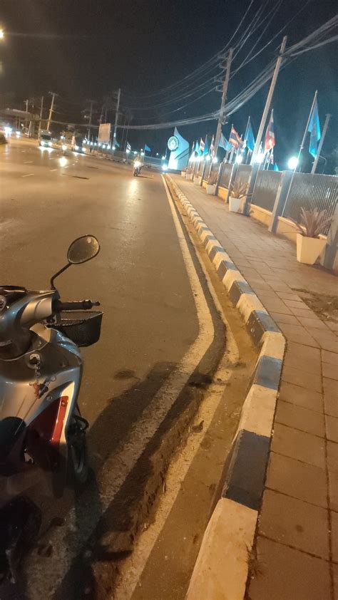 คนเหงาๆ On Twitter ก็คนมันเหงาไปที่ไหนได้บ้าง วคสุราษฎร์