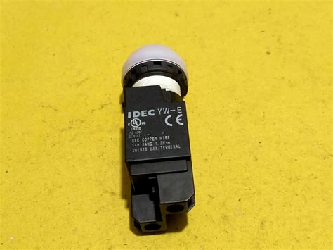 Allen Bradley Iec 60947 5 1 En 1088 Guard Master Limit Switch 240v Le 3a New Oasismachinery