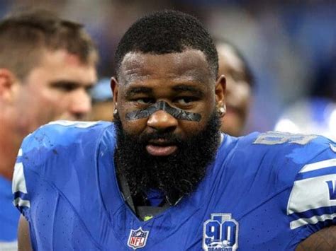 Plies Excitedly Pulls Up Britney Spears Lookalike On Stage Tells Her