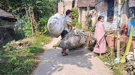অবশেষে মাকে ভালো করে বোঝাতে মা রাজি হল আজ আমি ডাঙ্গার গাছপালা বন জঙ্গল নোংরা আবর্জনা পরিষ্কার