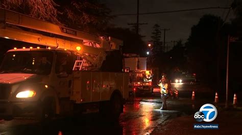 Thousands In Tarzana Still Without Power As Ladwp Works Non Stop To