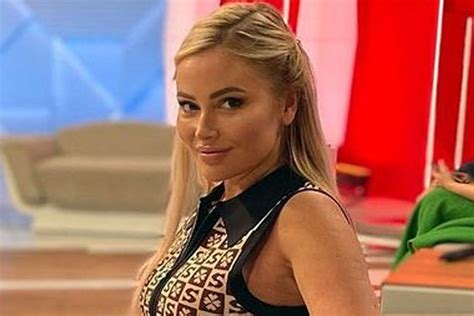 Дана Борисова оправдалась за «пришитую шею — не стала скрывать операцию Вокруг ТВ